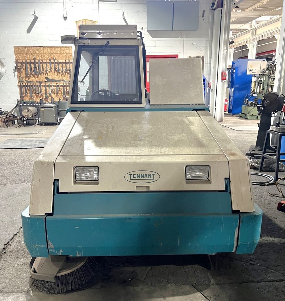 Tennant Indoor / Outdoor Gas Rider Sweeper with Cab, Model 810 66 ...