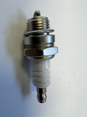 Spark Plug For HOMELITE 16” 37CC Petrol 2 stroke Chainsaw HCS3740 ...