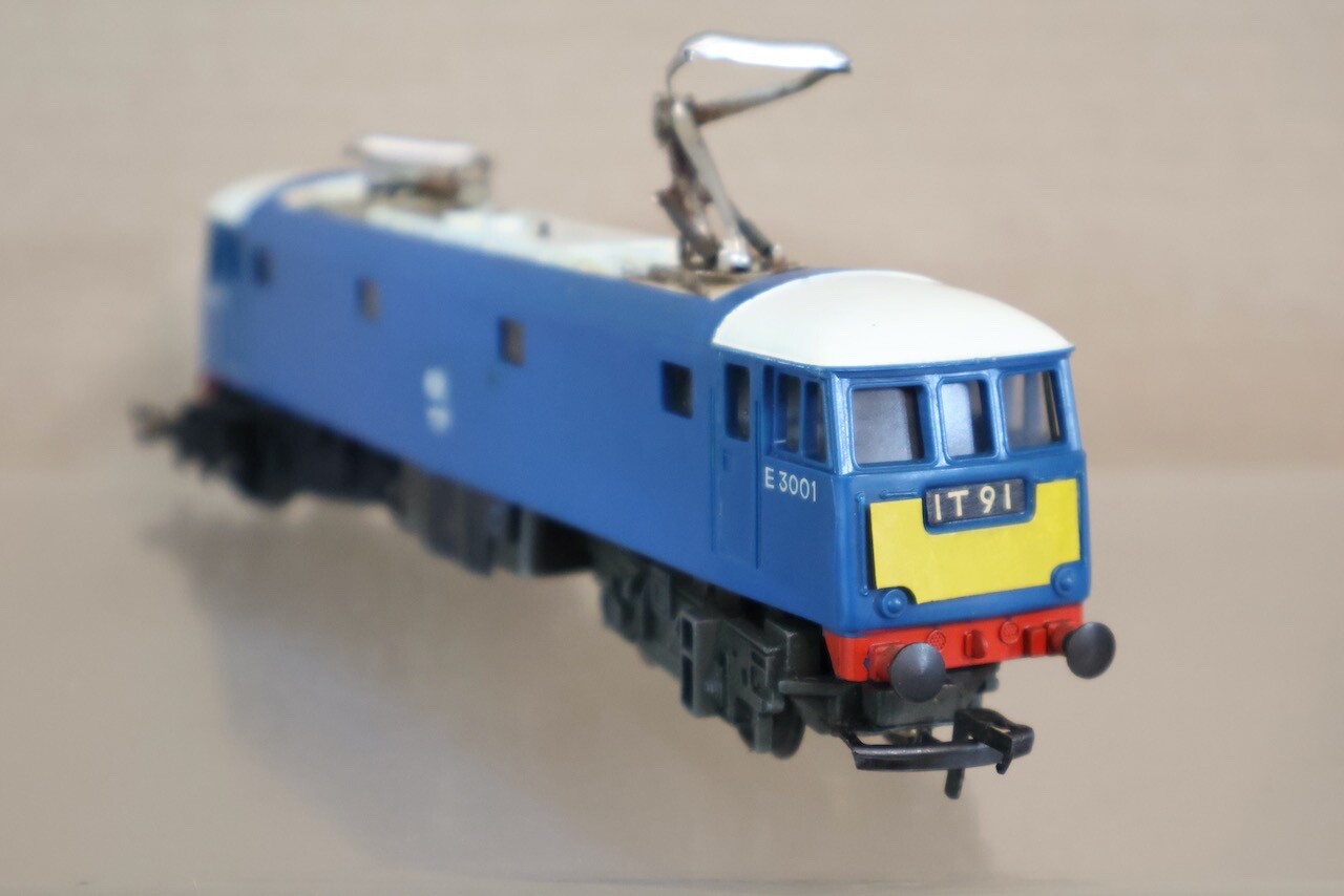 TRIANG HORNBY R753 BR BLUE WHITE CLASS 81 ELECTRIC LOCOMOTIVE E3001 oi ...
