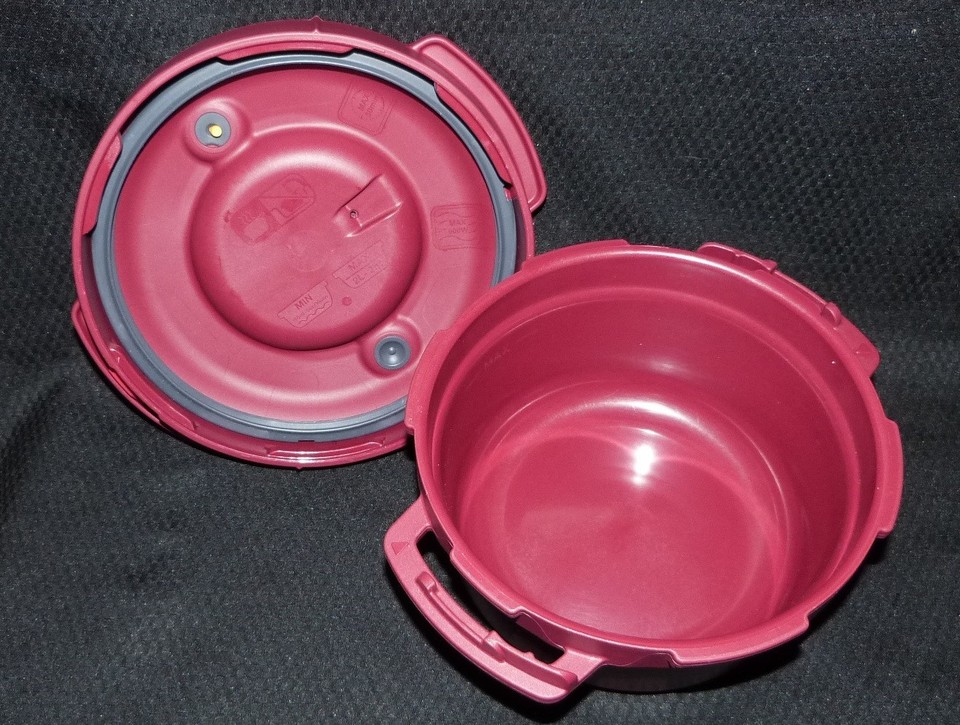 TUPPERWARE 3L MICROWAVE PRESSURE COOKER plus TUPPERWARE KEYCHAIN - VG ...