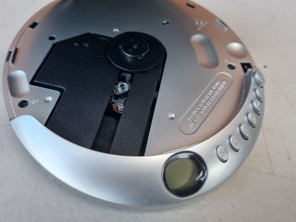 Bush PCD-220B Portable CD Player. Bush Jog Proof PCD-220B Portable CD ...