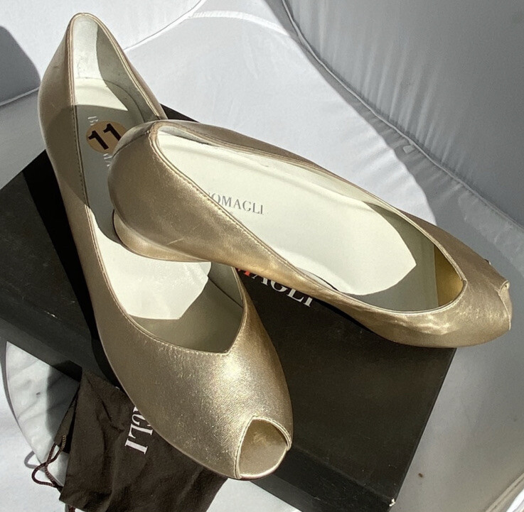 Bruno Magli Nisako Carrera Gold Metallic Sheen Leather Peep Open Toe 11 ...