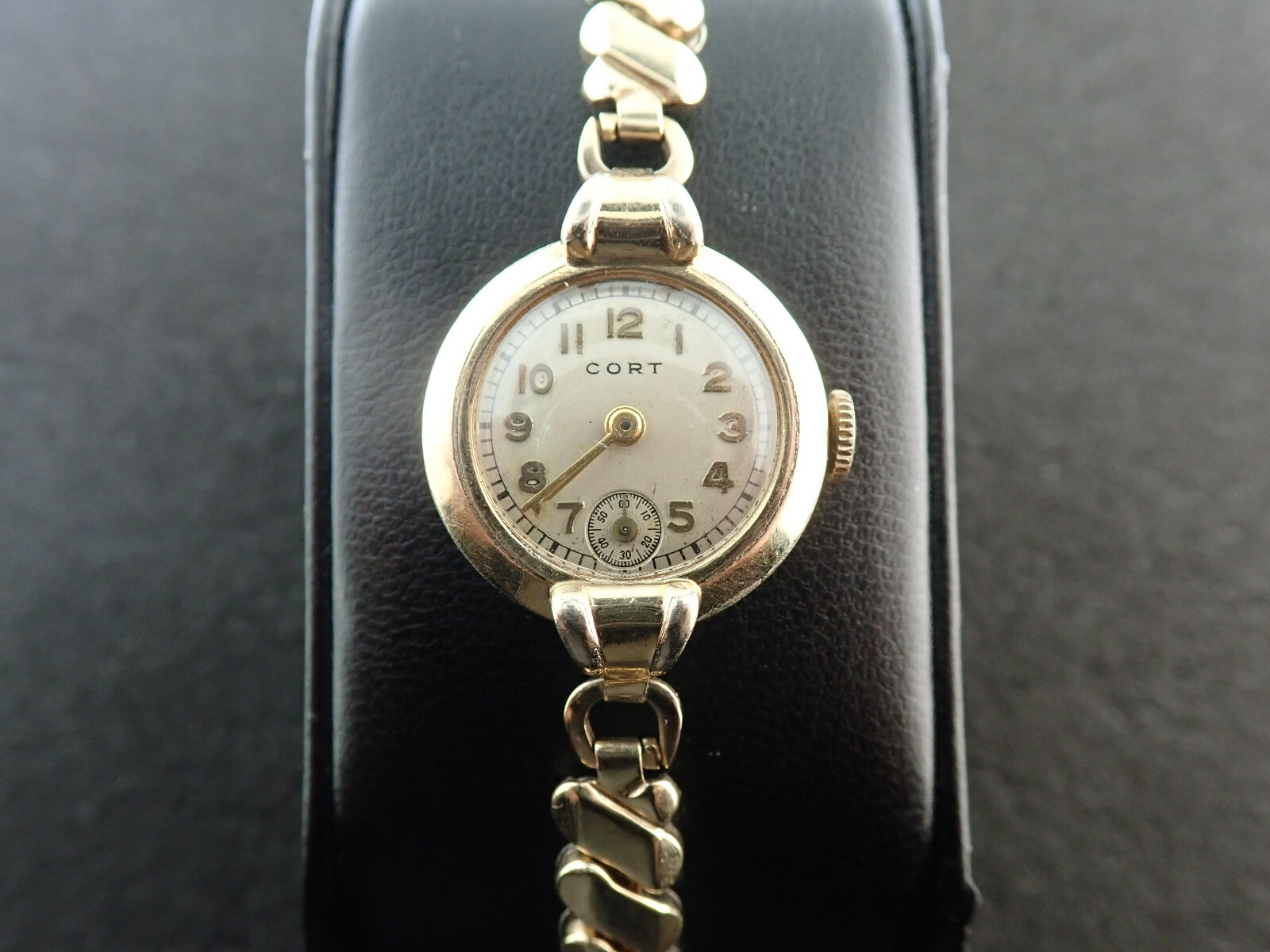 VINTAGE 23MM X 28.5MM LADIES CORT WATCH CO. SWISS WRIST WATCH - RUNNING ...
