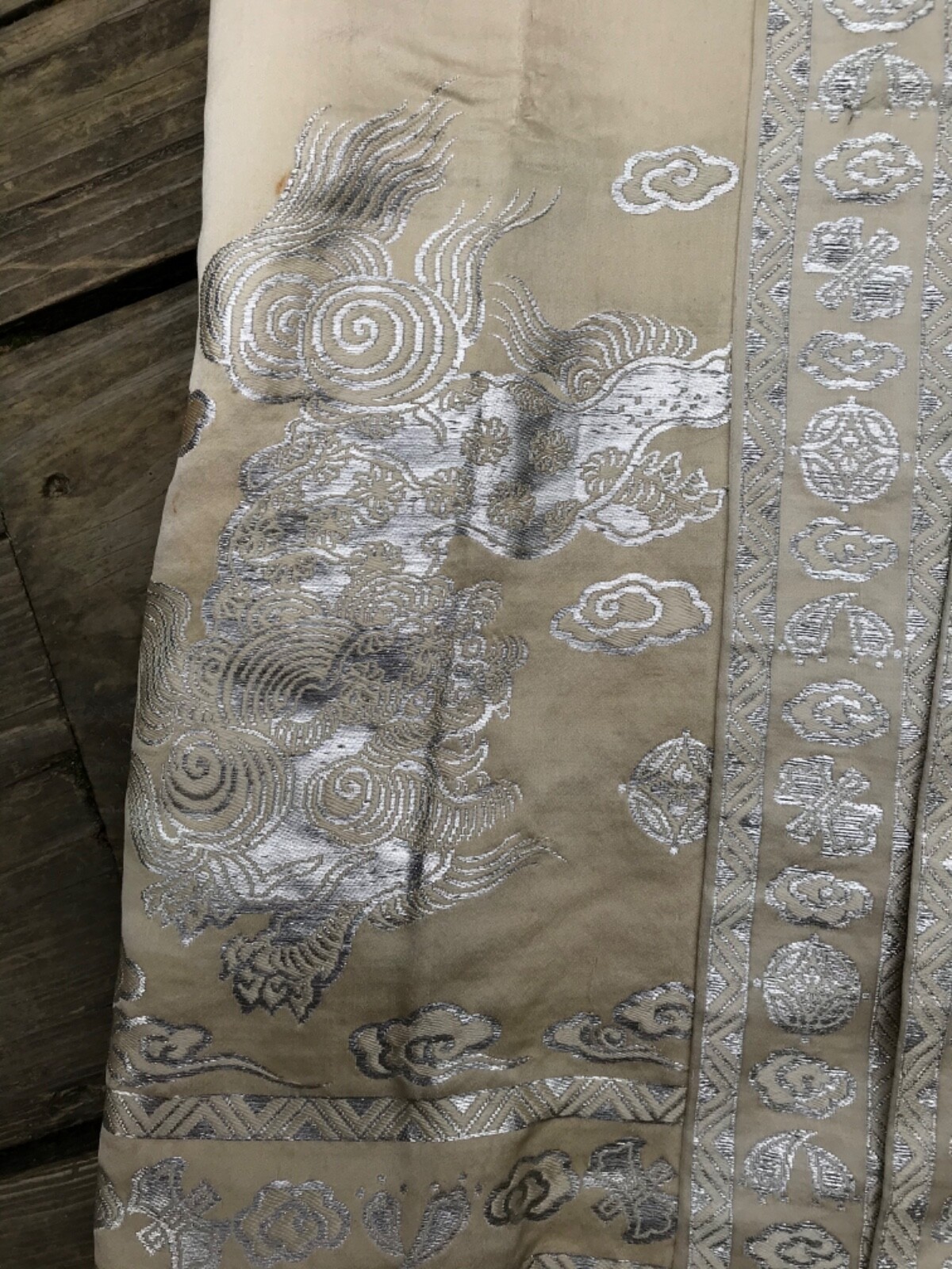 Vintage Japanese Ivory & Silver Embroidered Silk Kimo… - Gem