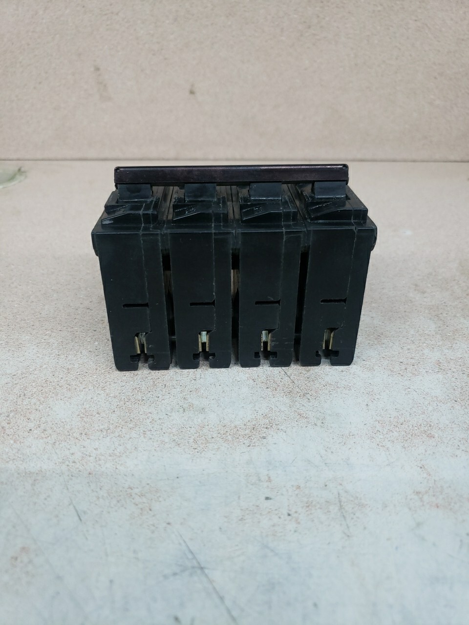 SIEMENS EQ9685 4 Pole 200 AMP Type EQ Main Circuit Breaker | eBay