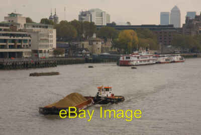Photo 6x4 Building Materials for The City London Tug Ionia brings a ...