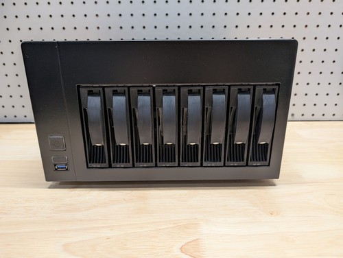 Custom 8 Bay Nas - Intel Core i5-8400T, 32GB DDR4, 500GB NVME, 2x 256GB ...