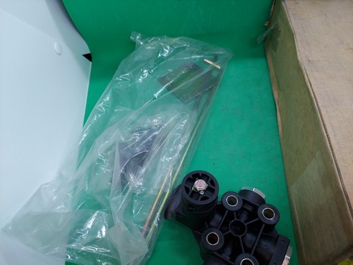 HEIGHT CONTROL VALVE 90554241 KN27000 Freightliner,Pete,Kenworth E ...