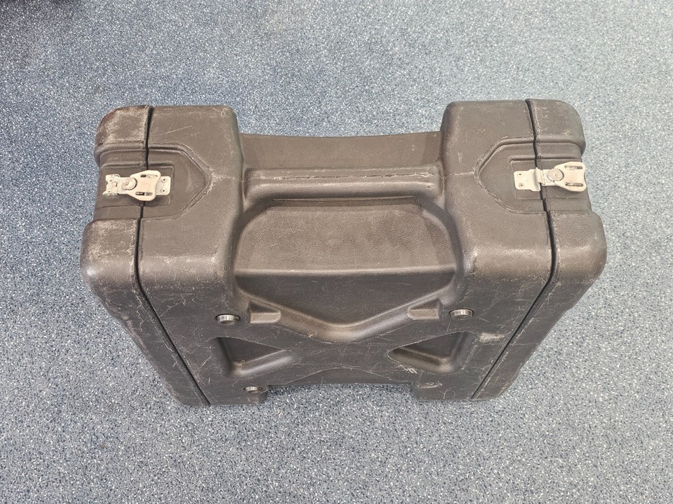 SKB Rack Mount Road Case Exterior Dimensions 22" x 22" X 9” Flight Case ...