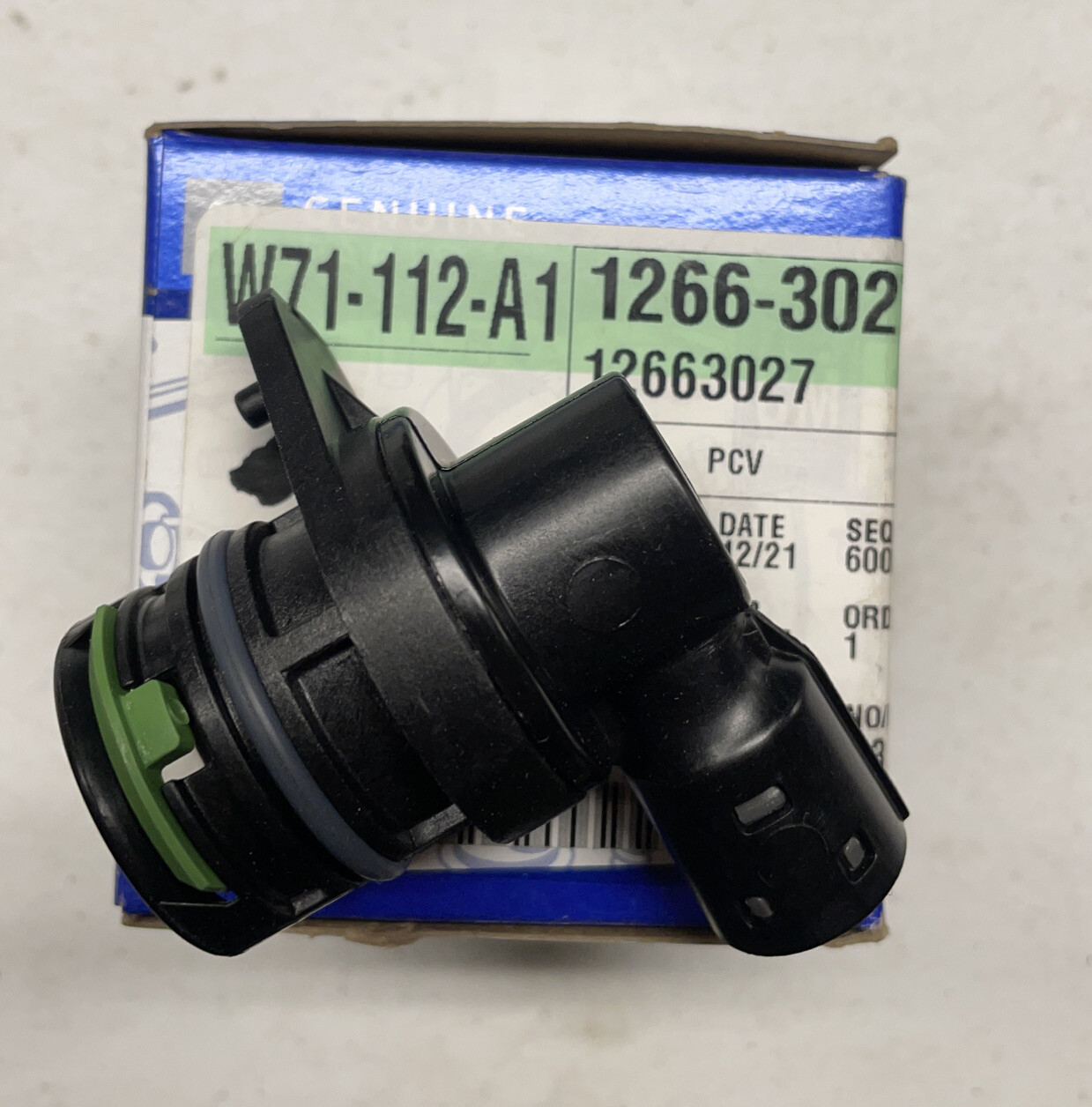 12637666 OEM GM PCV Valve New for Chevy Sedan Chevrolet Malibu Cadillac ...