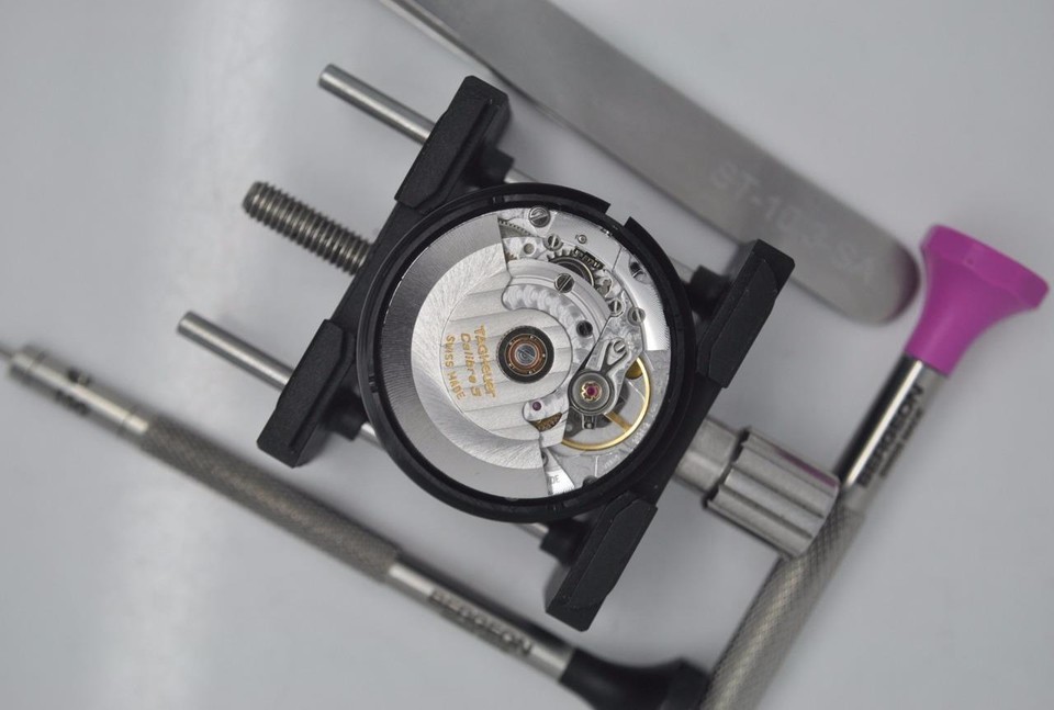 TAG Heuer Automatic Quartz Chronograph Watch Movement Servicing 2 Year ...