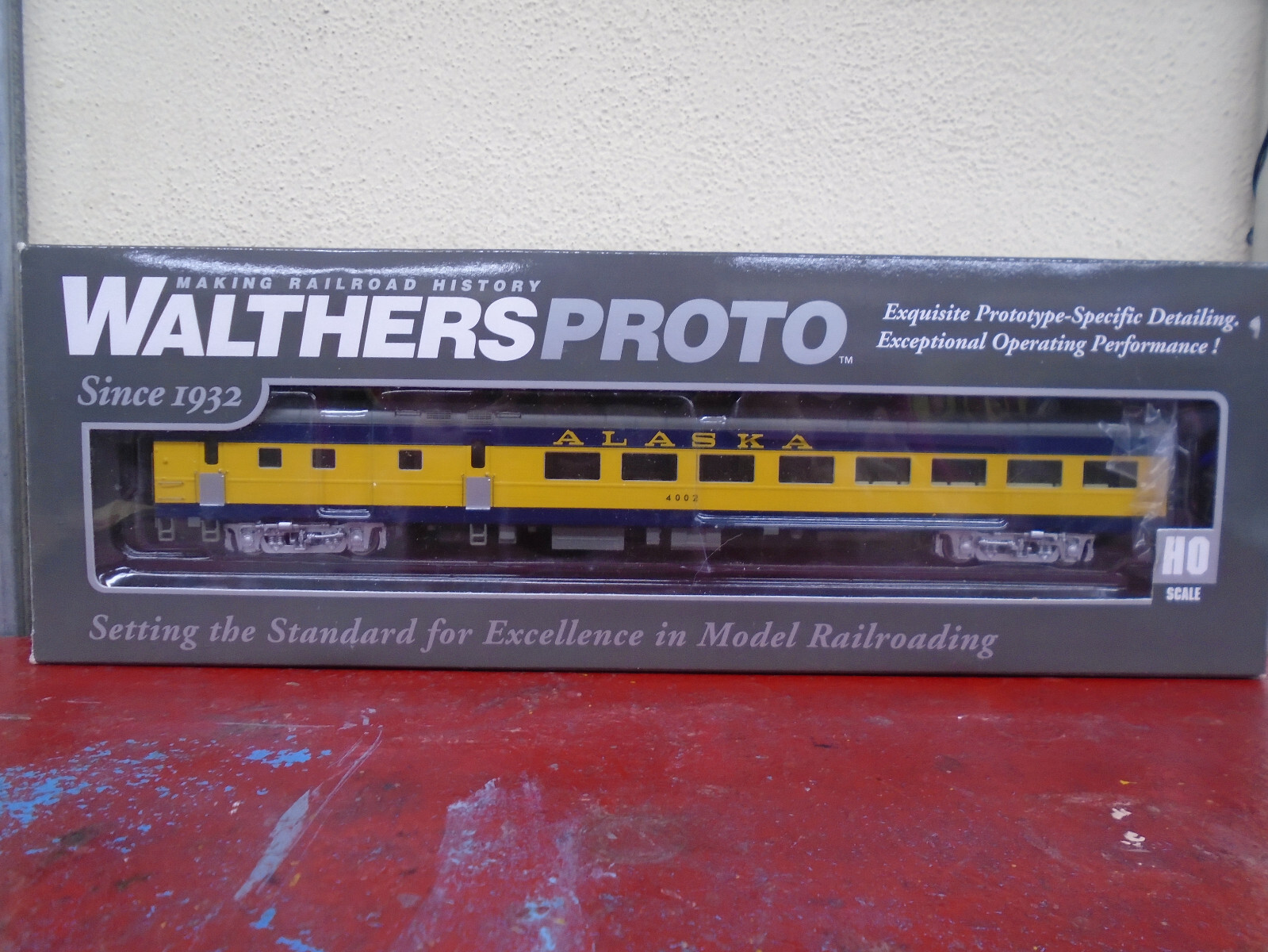Walthers Proto Alaska ACF Cafe-Lounge #4002 Lighted HO Scale 920-12700 ...