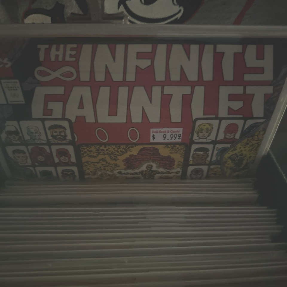 Random Lot Of 5 Comics With A Chance To Pull Invincible Comics An More ...