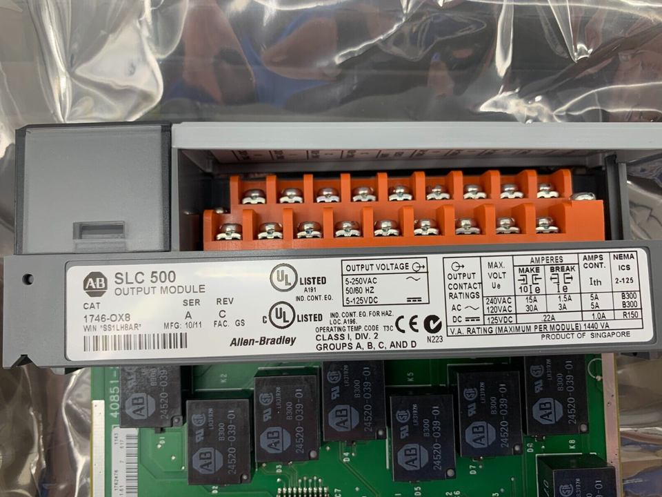 Allen-Bradley 1746-OX8 Ser A SLC 500 8-Point Output Module PLC 5-250VAC ...