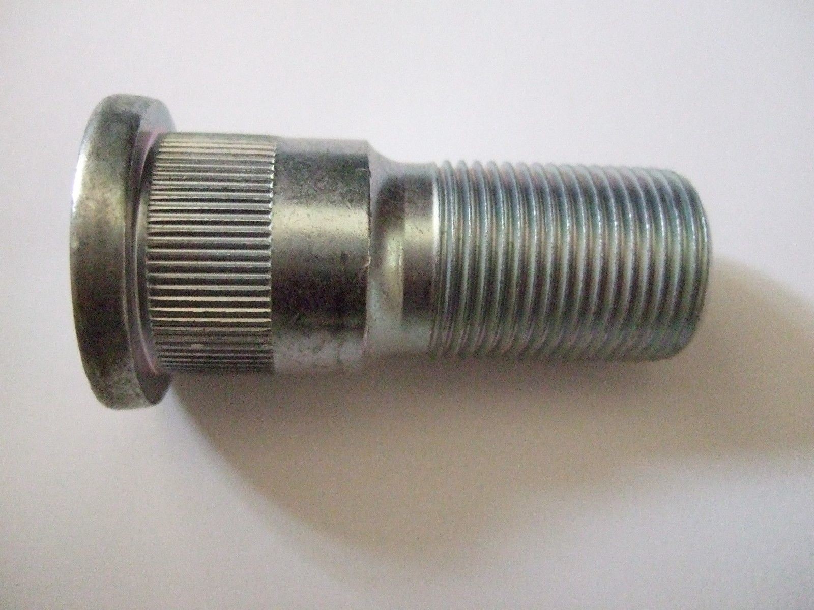 6x Genuine Isuzu M20 Front Left Wheel Stud Left Hand Thread 8971684572 ...