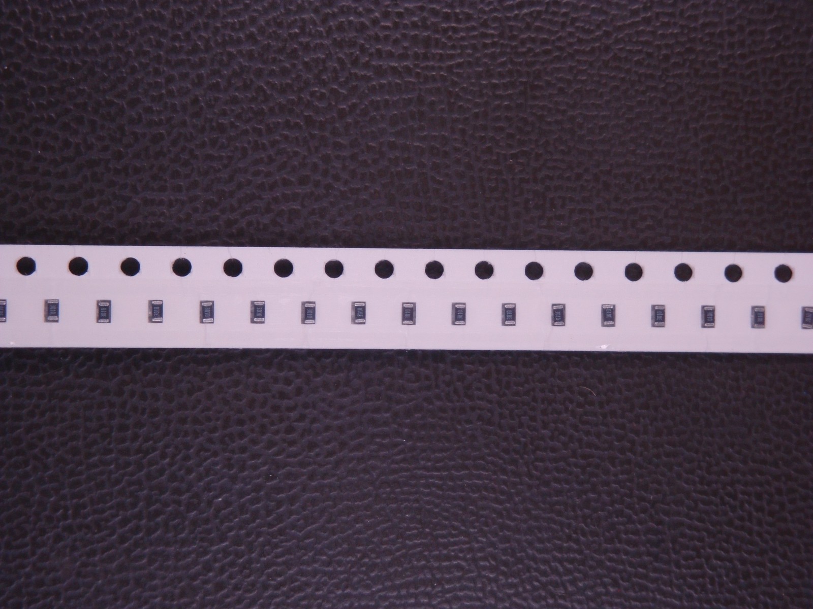 Lot of 250 CRCW0603301RFKTA Vishay Chip Resistor 301 Ohm 100mW 1/10W 1% ...