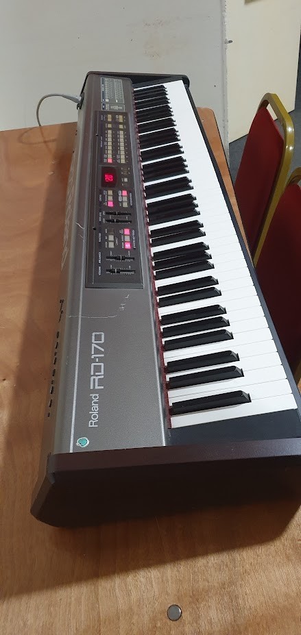 Roland RD170 Stage Piano 88 Fully Weighted Keys superb sound RD-170 ...