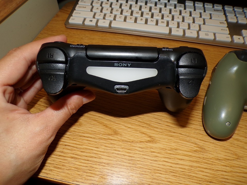 Sony PS4 DualShock Controllers LOT OF 2 - PARTS #3930 | eBay
