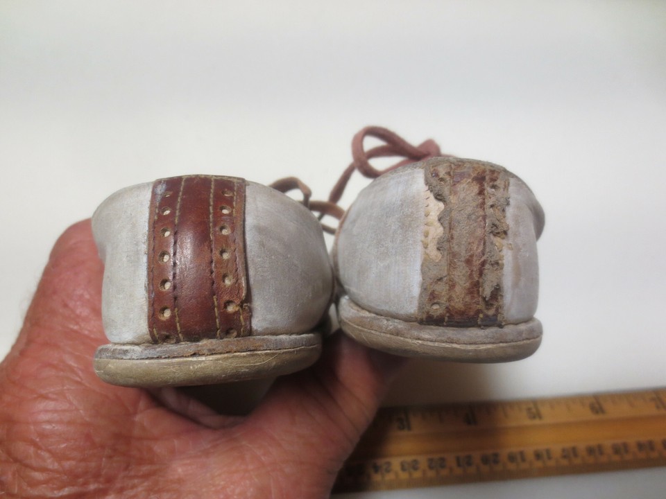 VINTAGE WEATHER BIRD BABY SADDLE SHOES " BEAR FOOT- WEAR FOOT " LOGO ...