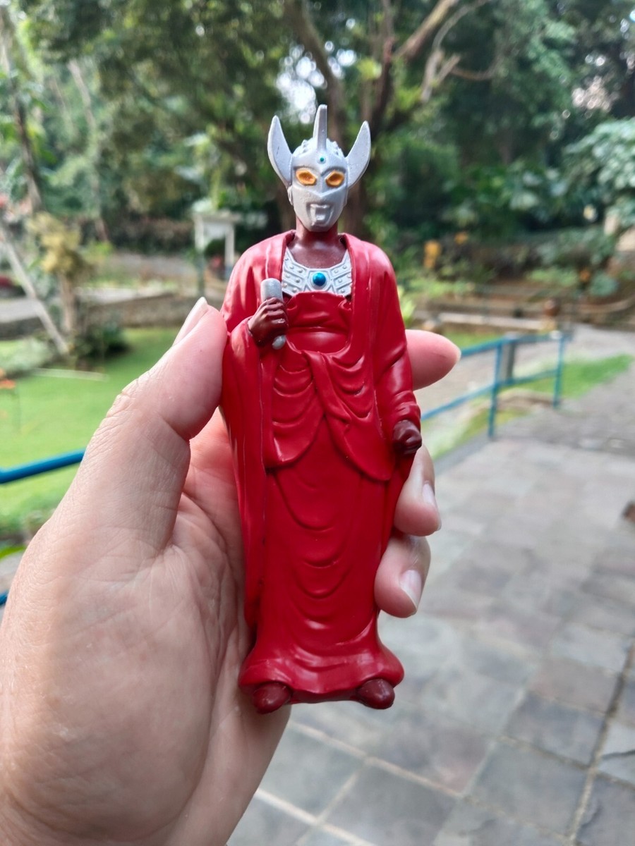 Ultraman Taro Kid With Ultra Mother The Kaiju Planet: Figure Review