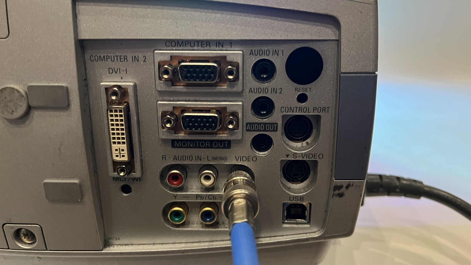 Sanyo Pro xtra Multiverse XGA Large Venue Projector 3500 Lumens With ...