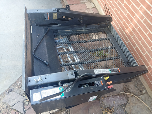 Braun Corp Millennium Wheelchair lift | eBay