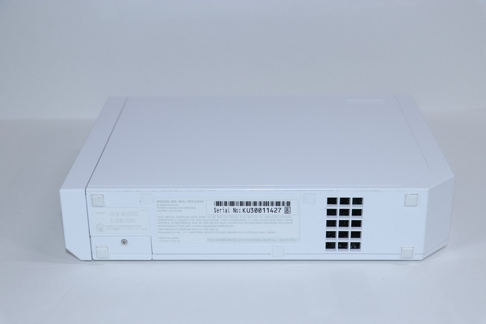 NINTENDO WII FIT PLUS CONSOLE SYSTEM BUNDLE BALANCE BOARD GENUINE ...