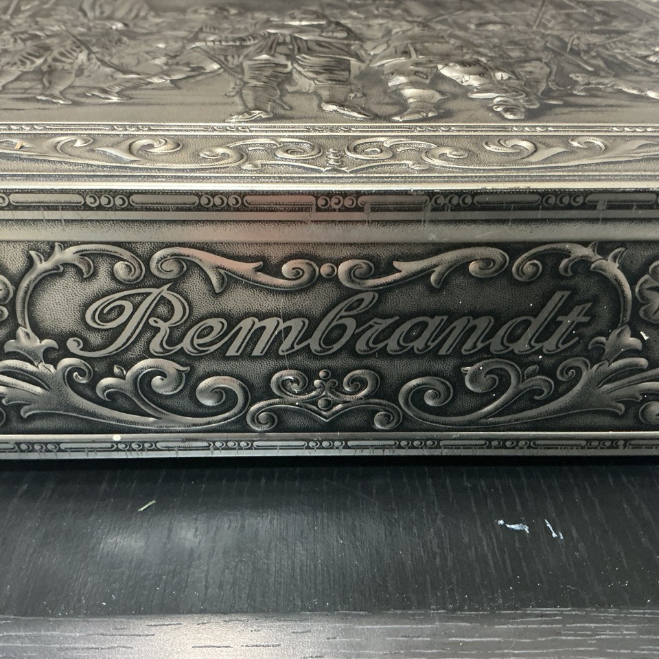 Vintage Victoria Biscuit Company Rembrandt Embossed Metal Tin Box | eBay