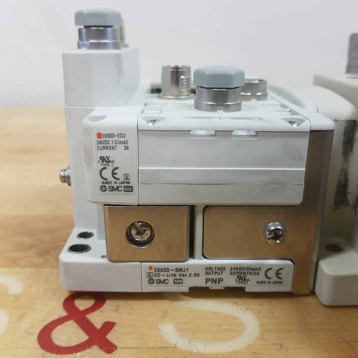 SMC 11 Port 11 Valve Assembly EX600-ED2 VVQ2000-10A-1,, 41% OFF