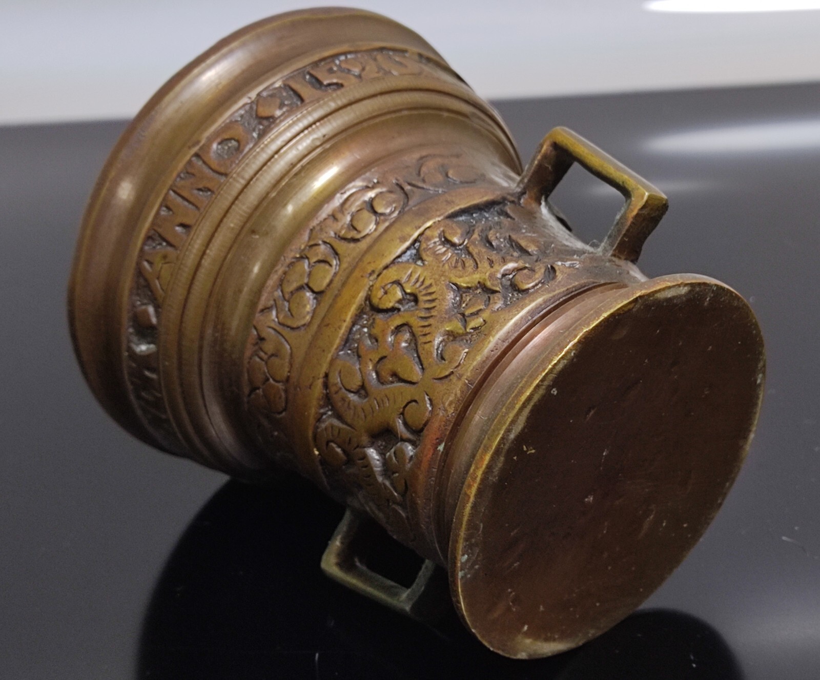 Antique Bronze Mortar and Pestle Dutch "Leefte Verwint Al Dinck Anno ...