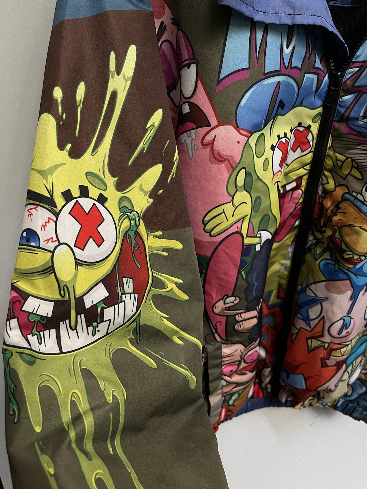 Members Only Sponge Bob/Rugrats Nickelodeon Windbreak… - Gem