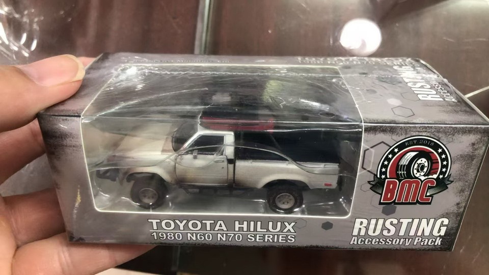 BMC 1/64 Scale Toyota Hilux 1980 Pickup AccPack White RHD Diecast Car ...