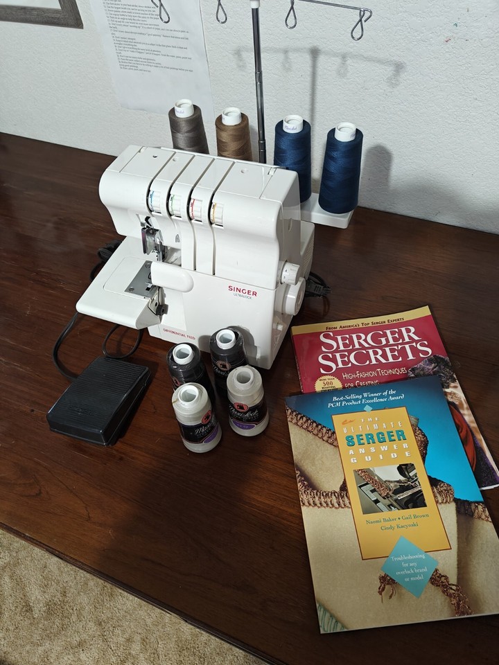 Singer 14CG754 ProFinish Overlock Serger Sewing Machine w/ Pedal SEE ...