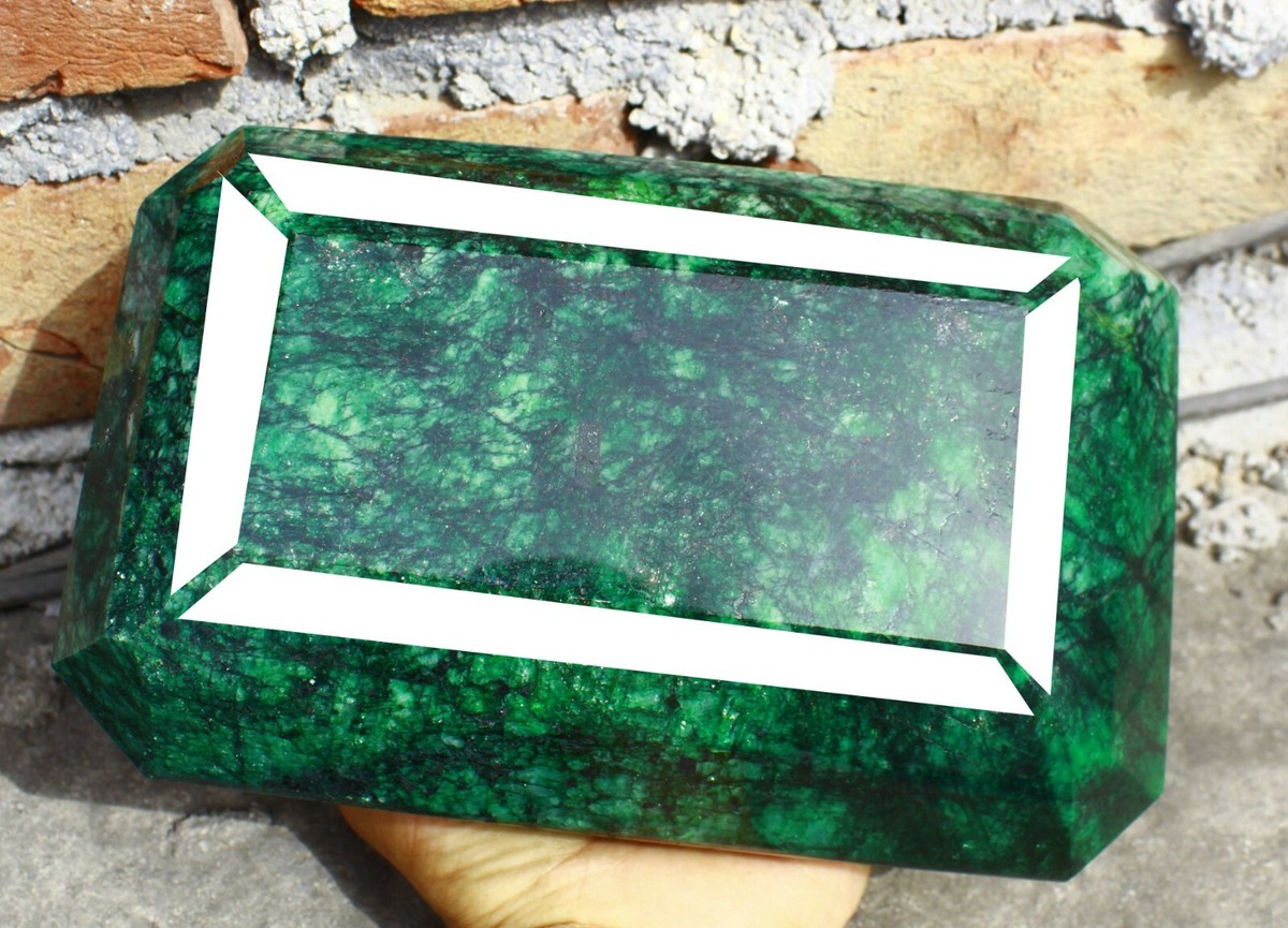 Emerald Stone Masonry 200 Carats Natural Raw Emerald Green Stones For