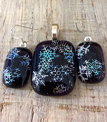 Black Overlapping Snowflake Pattern Fused Dichroic Glass Jewelry ...