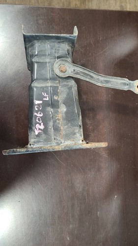 2007 Mercedes ML-Class Left Front Support Frame Rail Mount Bracket ...