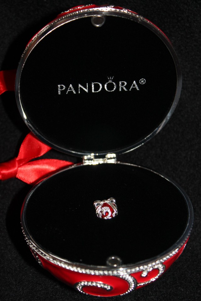 PANDORA 2017 Limited Edition Red Rockettes Gift Set ORNAMENT and CHARM ...