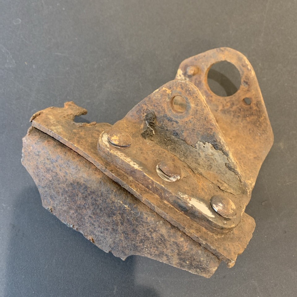 Toyota Land Cruiser FJ40 Leaf Spring Body Mounting Bracket (sq) | eBay