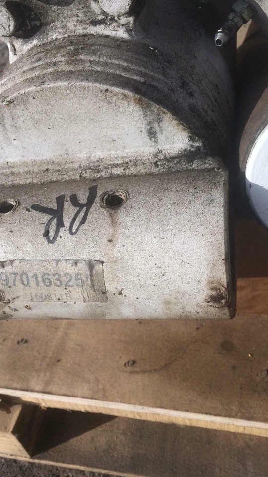 Altec Nueco HYDRAULIC CYLINDER OUTRIGGER Part Number 970163255 LF, RF ...