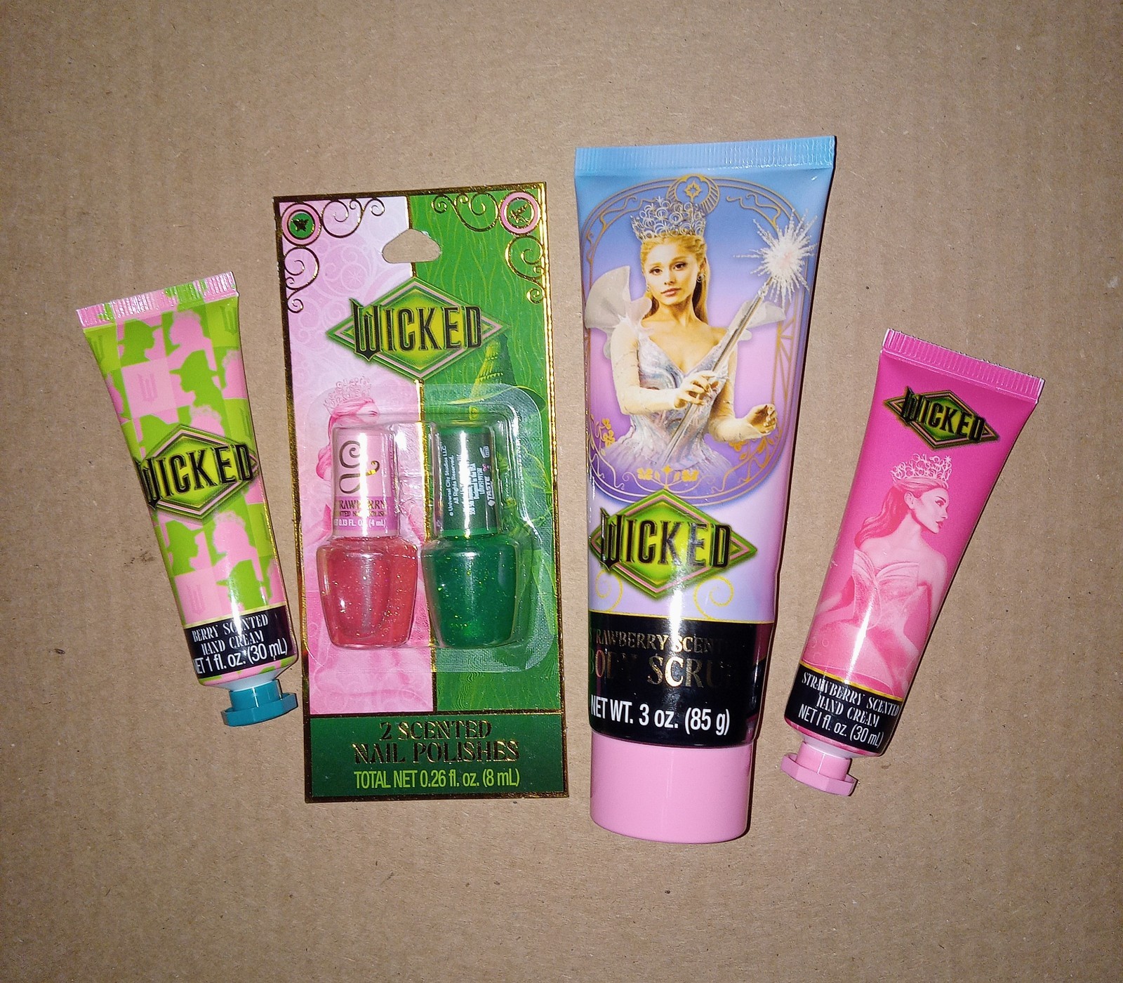 WICKED Set x4, 1 Body Scrub 2 Hand Creams 2 Scented Glinda Elphaba ...