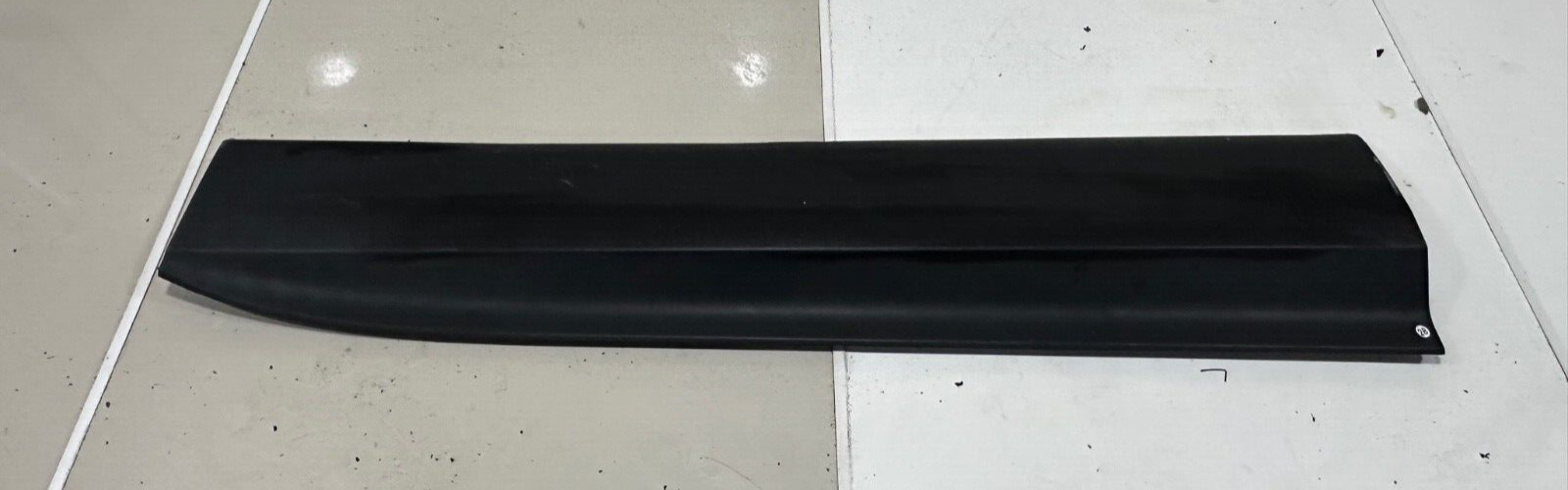OEM Front Right Door Lower Molding 2013-2018 Hyundai Santa Fe 87722 ...