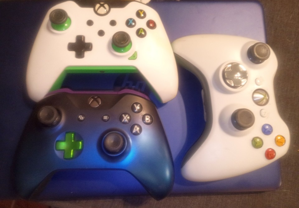 Microsoft Wireless Controllers for Xbox 360, X Box 1 untested lot of 3 ...