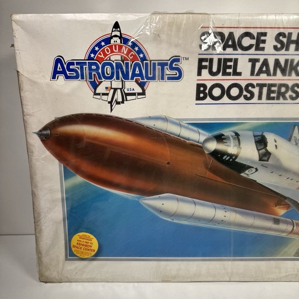 Monogram 1:72 Space Shuttle Fuel Tank Boosters Young Astronaut Model ...