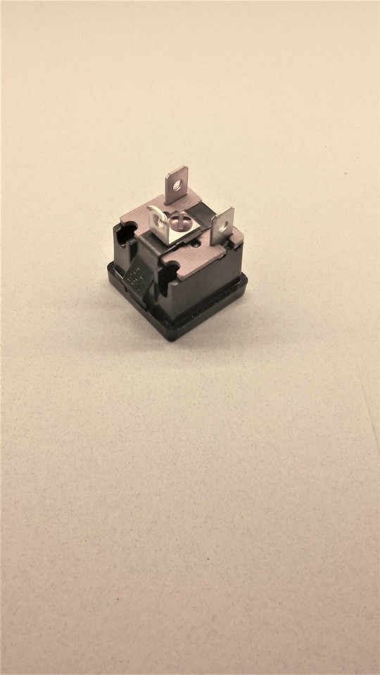 Snap in outlet polarized receptacle 3 Lug grounded 125V 15A.AC - Lot of ...