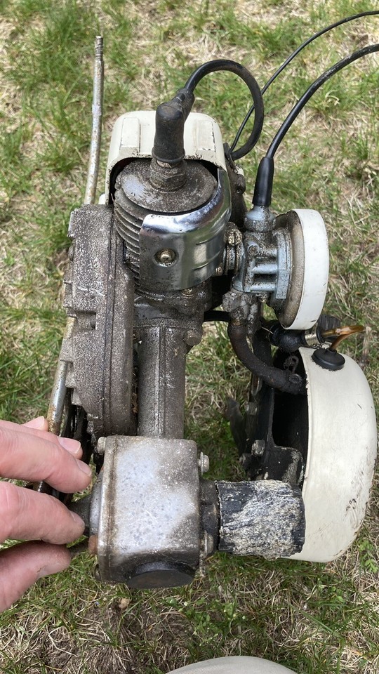 Vintage Bike Bug Bike Motor Friction Bicycle Engine Fork Mount Engine ...