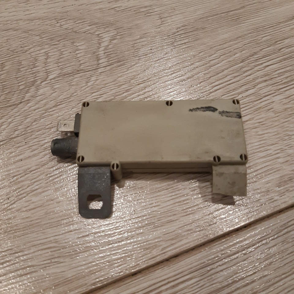 MERCEDES W210 Radio Antenna Amplifier 2108200589 A2108200589 OEM | eBay