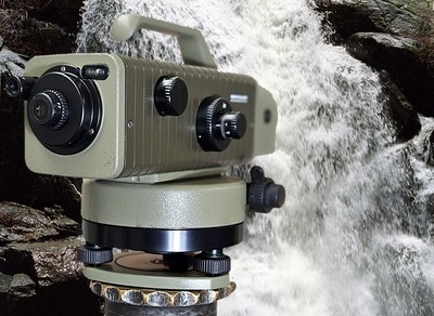 Levels & Surveying Equipment - Wild Level