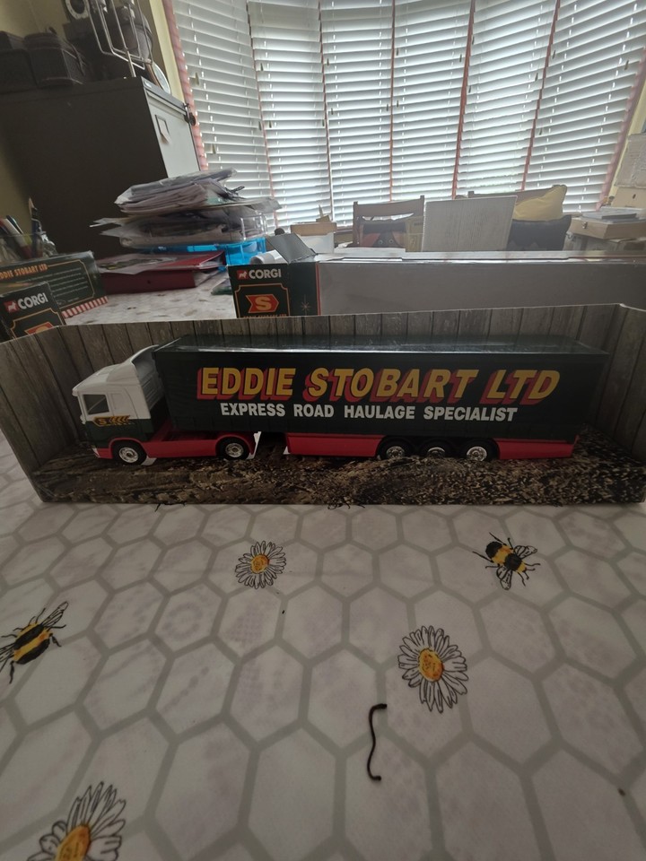 Corgi 59502 ERF & Curtainside Trailer – Stobart - 1:64 scale model mint ...