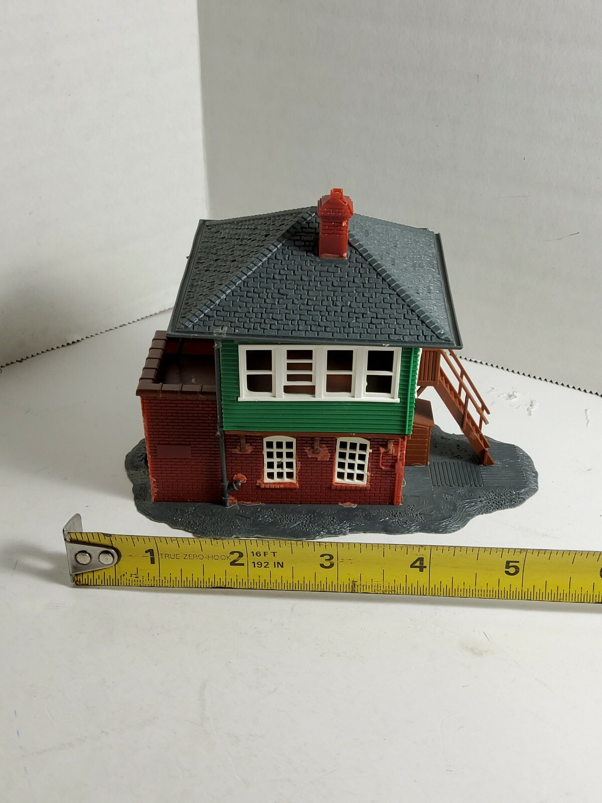 ATLAS HO SCALE "HILLSIDE"JUNCTION TRACKSIDE BUILDING With Additional ...