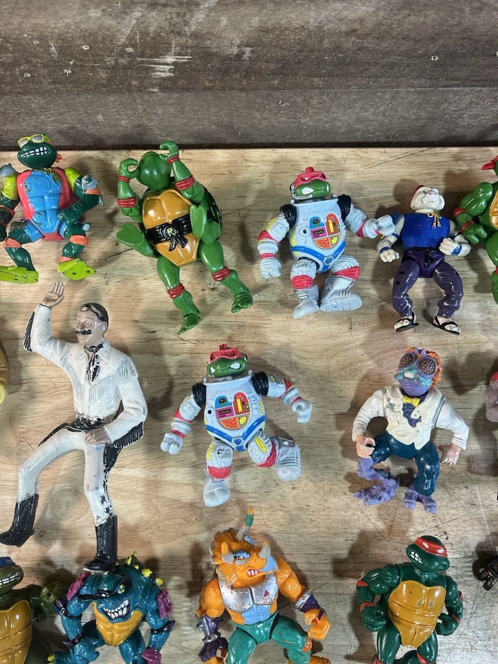 Vintage Lot Of 32 1980’s Children’s Action figures Teenage Mutant Ninja ...